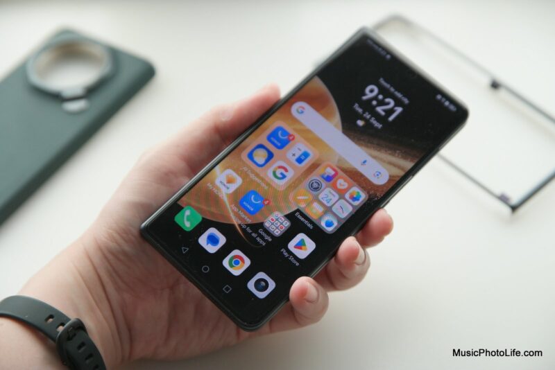 Honor Magic V3 Review: Thinnest Lightest Best-Value Foldable Phone